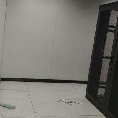 Computer room wall panels - sealandair